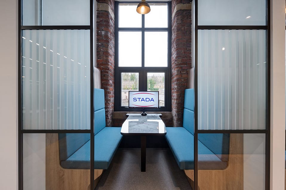 Create the Ultimate Huddle Room: Our Top Tips! - Tecinteractive