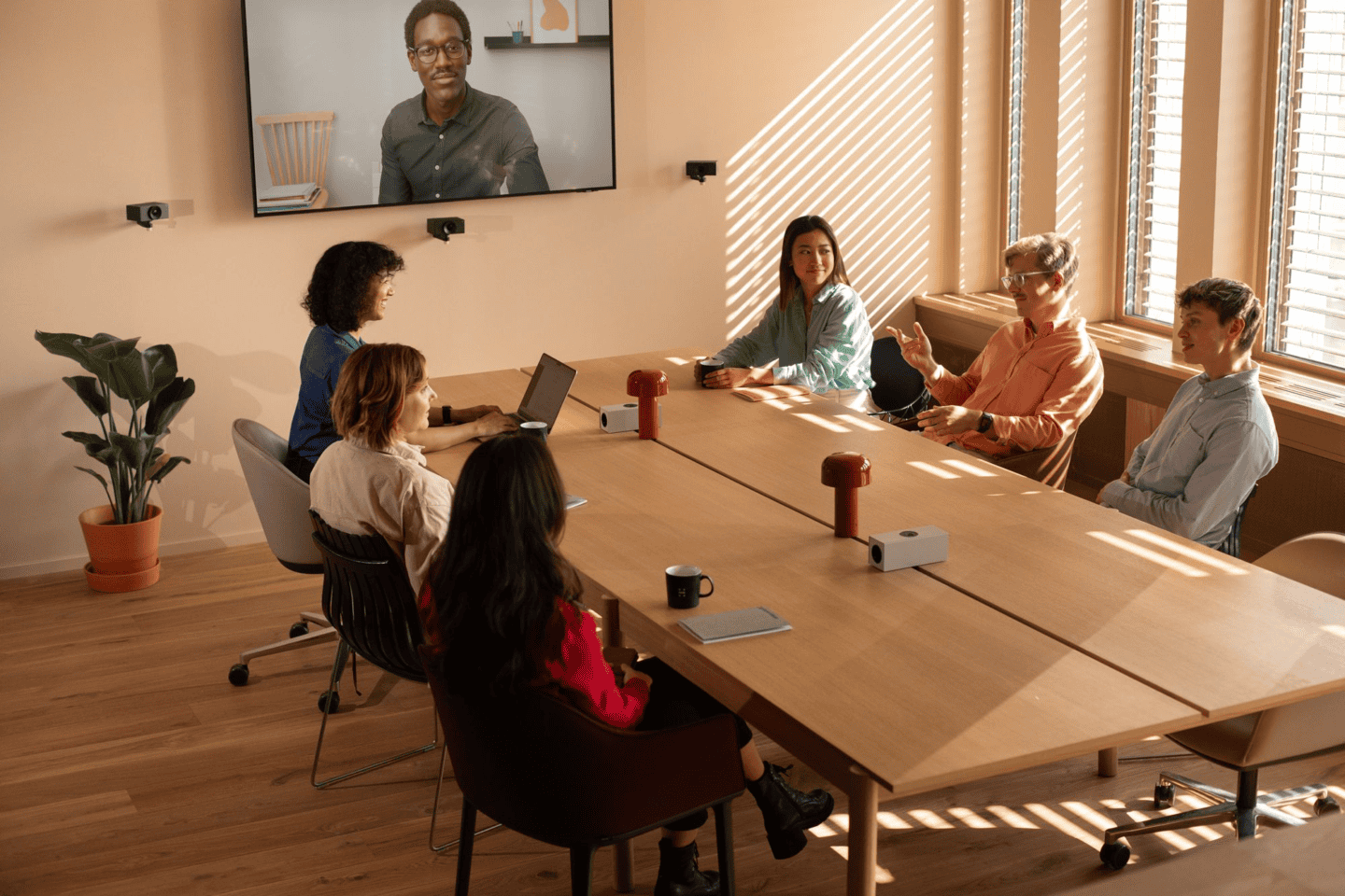 Huddly Crew - Why we love this video conferencing tool!